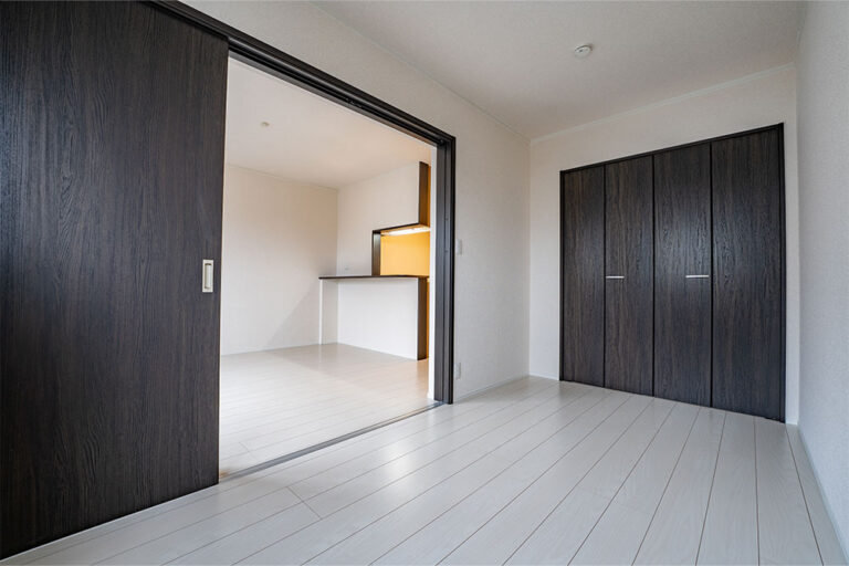 奥行6.1m＆ゆったり1LDK｜水戸市袴塚の賃貸ガレージハウス