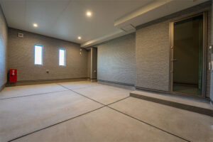 奥行6.1mガレージ+1LDK｜草加駅 徒歩10分の賃貸ガレージハウス