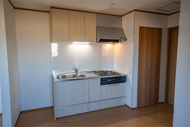 奥行6.5mのゆったり車室＆1LDK｜埼玉県所沢市の賃貸ガレージハウス