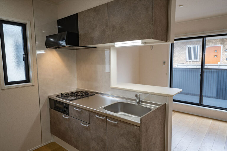 土浦北IC 900m、広々敷地に建つ3棟のガレージハウス｜土浦市板谷