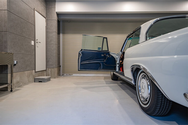 シャッターゲートで閉ざされた穏やかな空間｜茅ヶ崎西IC 900m