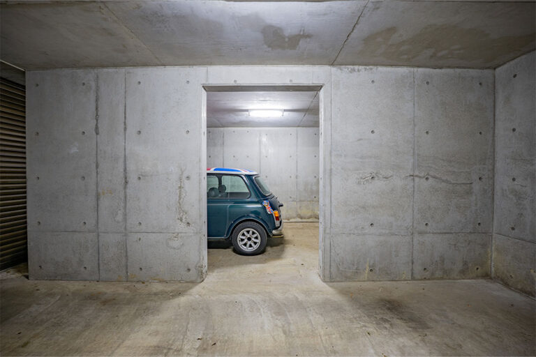 開口幅5.7mの並列2台ガレージ+4SLDK｜鎌ケ谷駅 徒歩5分