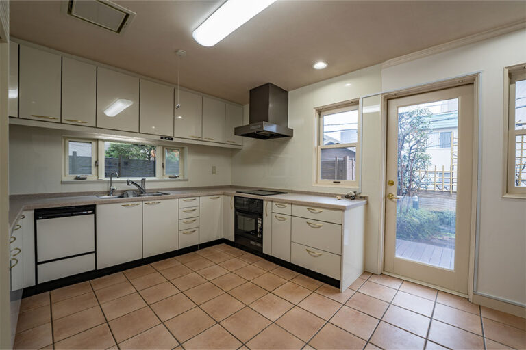 開口幅5.4mガレージ＆5LDKの堂々スペック｜二子玉川駅 徒歩7分