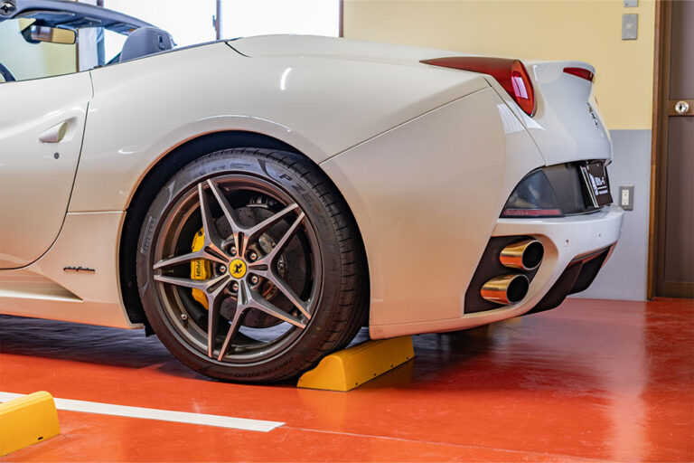 敷地100m²専有、プライベート感を味わう2台ガレージ｜三郷IC 1.1km