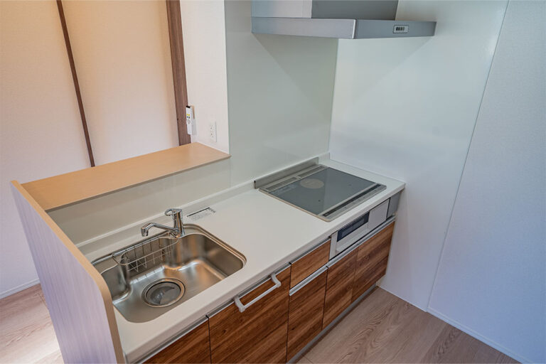 奥行6.5mガレージと住宅設備が充実した1LDK｜相原駅 徒歩8分